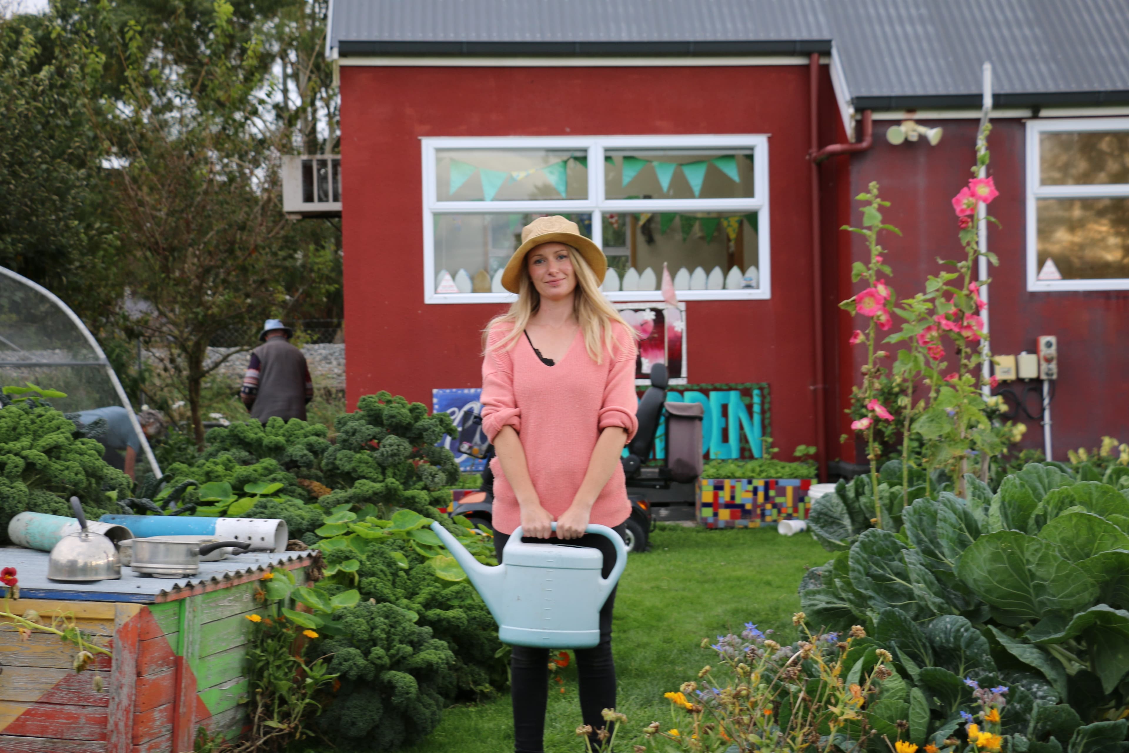 Volunteers dig in at community garden episode of Country Life | RNZ