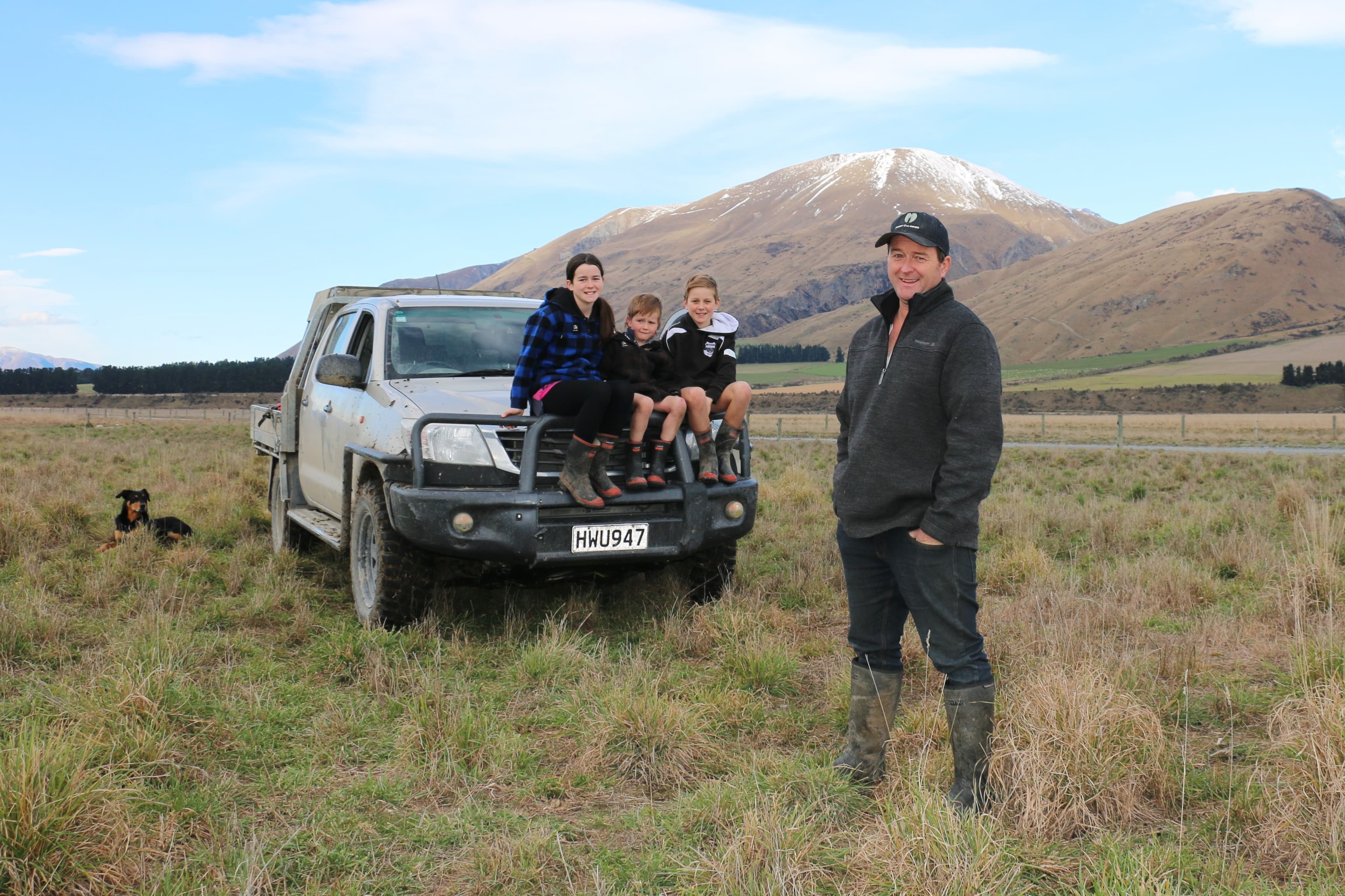 Wool meets hemp on high country station episode of Country Life | RNZ